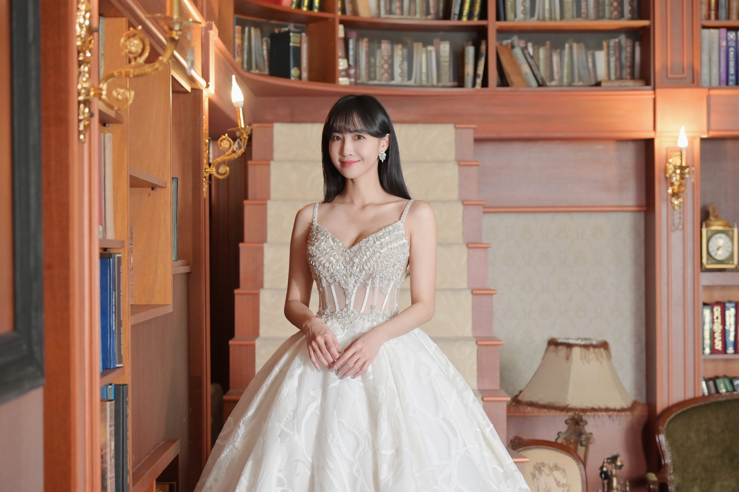 台中昆娜婚紗｜搜羅國際 10 大品牌婚紗，跟著 Queena Wedding 打造世紀婚禮 - WeddingDay 好婚鑑定團